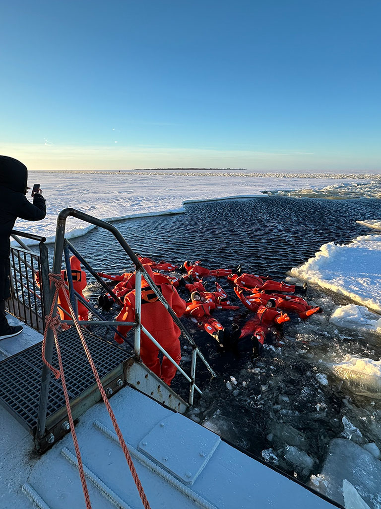 Icebreaker Arktis Cruise - Icebreaker Cruise in Finland Experience365